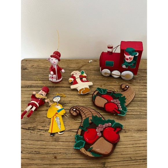 Holiday | Lot Of 7 Vintage Fabric And Wooden Ornaments Cornucopia Santa ...